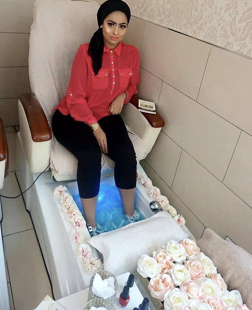 You wish you was below my feet giving me a special pedicure and massage with your cum 💦 | Scrolller