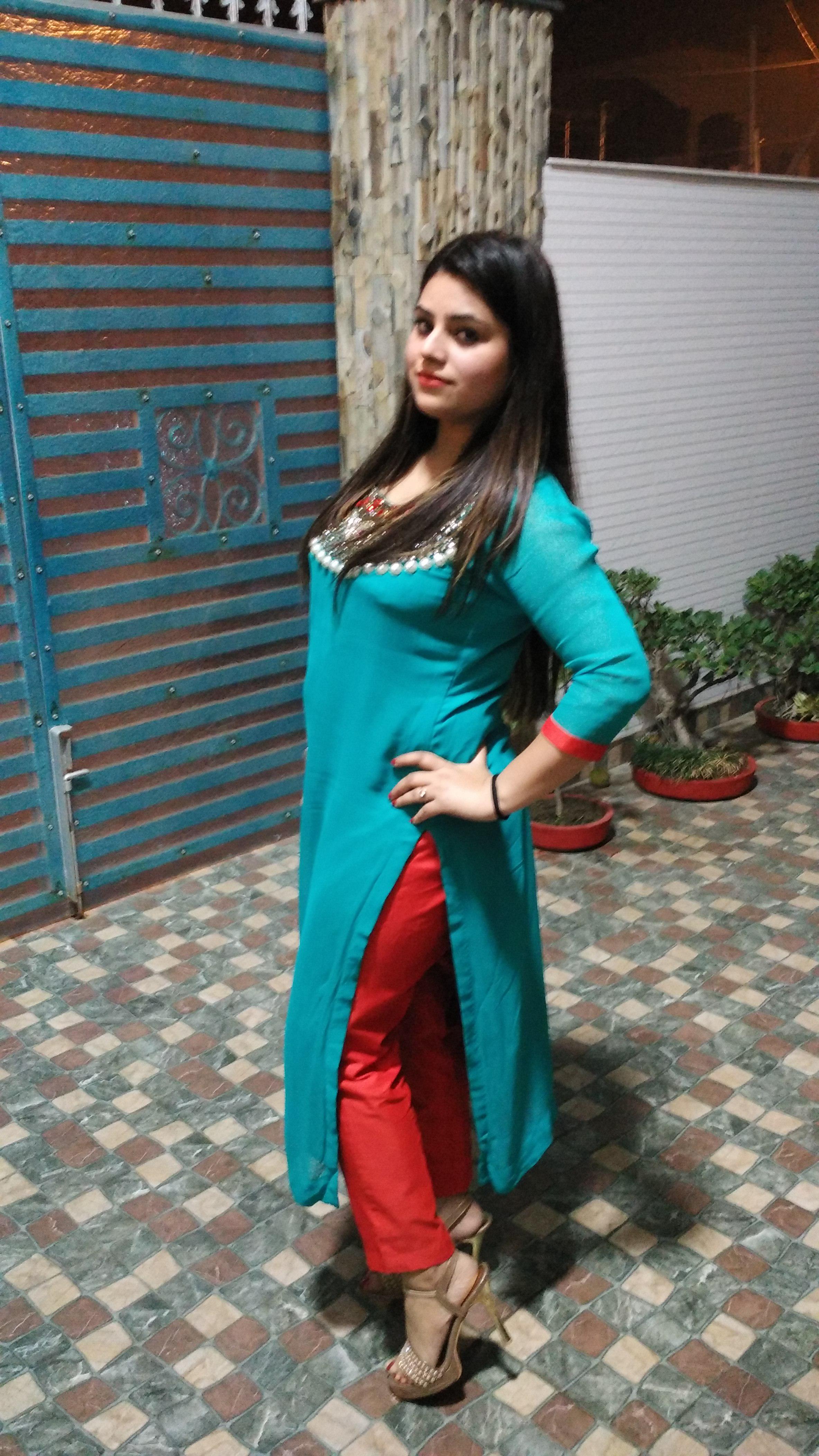 Young Indian Milf 🔥😋😋 | Scrolller