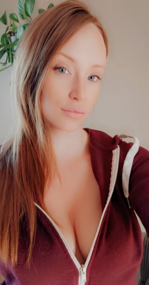 Your Favorite Red Head 💋 | Scrolller