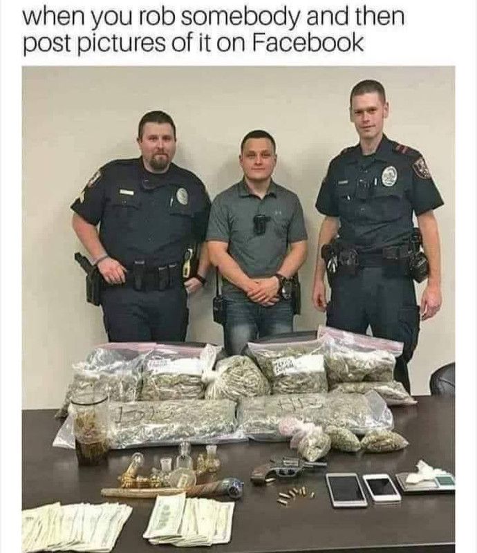 yOuRe UnDeR aRrEsT | Scrolller