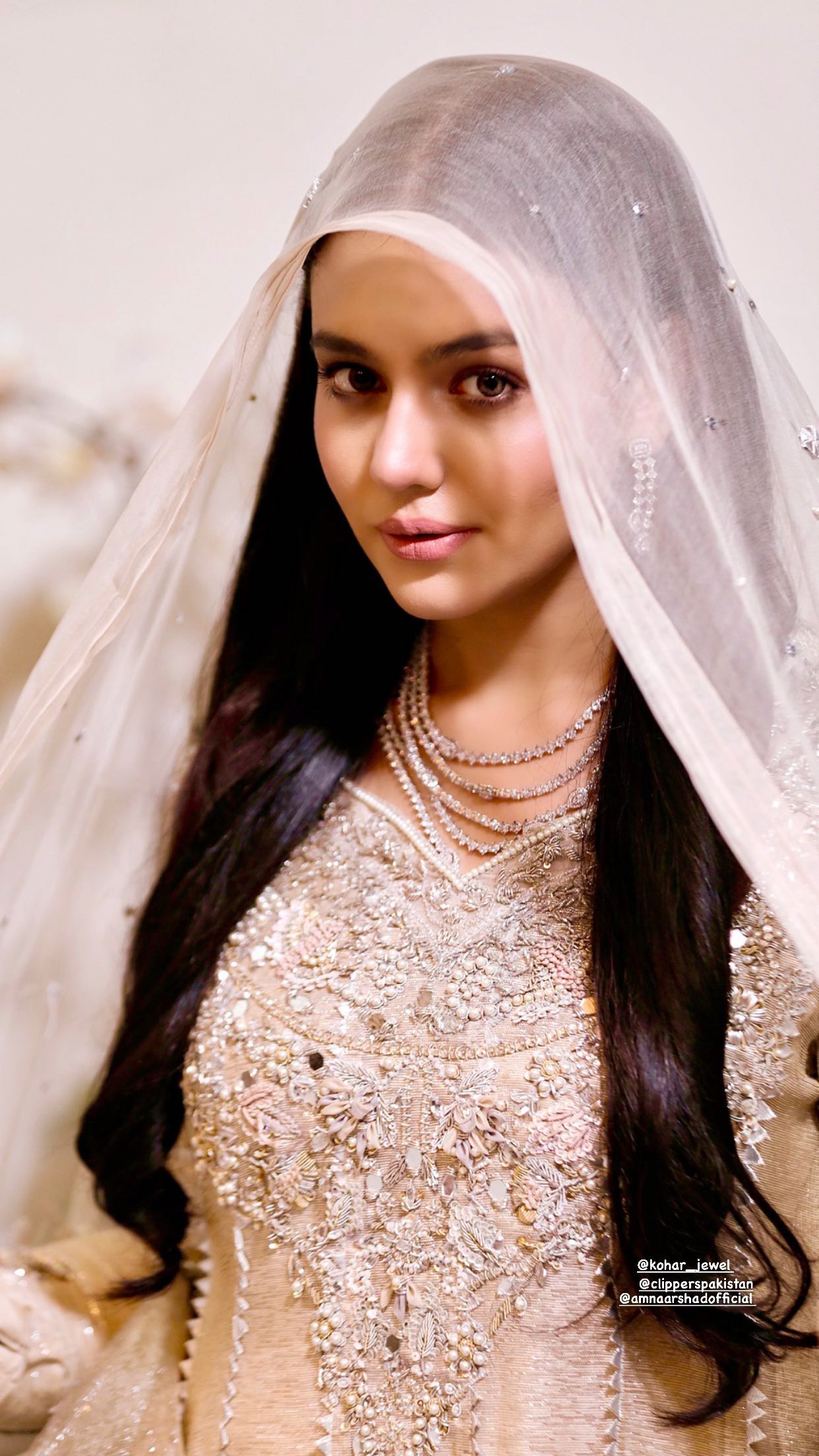 Zara Noor abbas | Scrolller