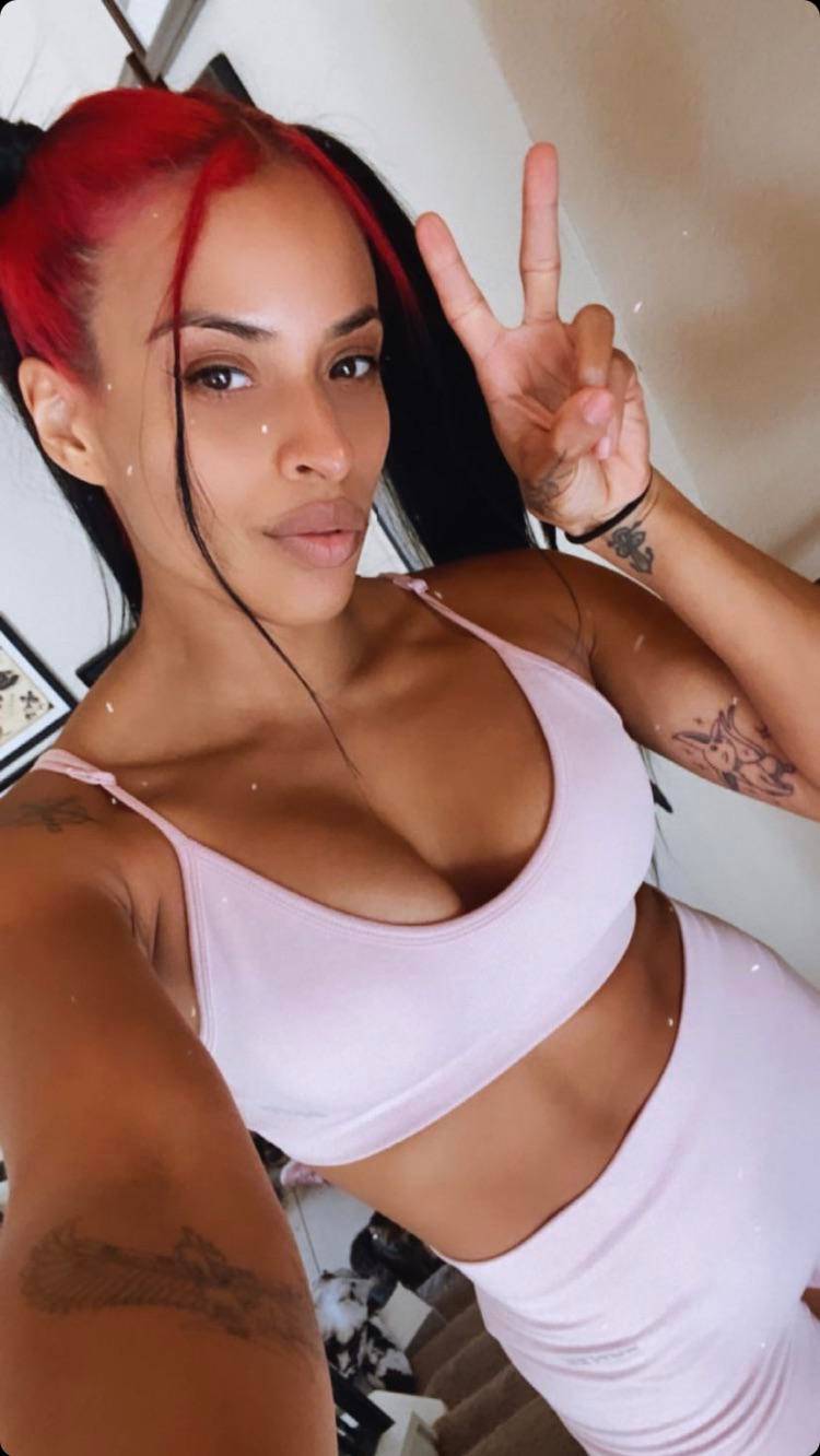 Zelina Vega | Scrolller