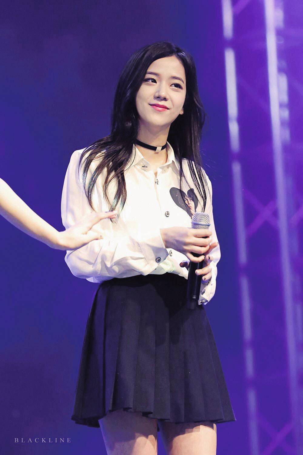 170516 Jisoo | Scrolller