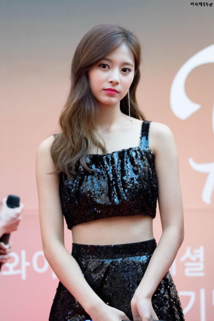 180722 Tzuyu | Scrolller
