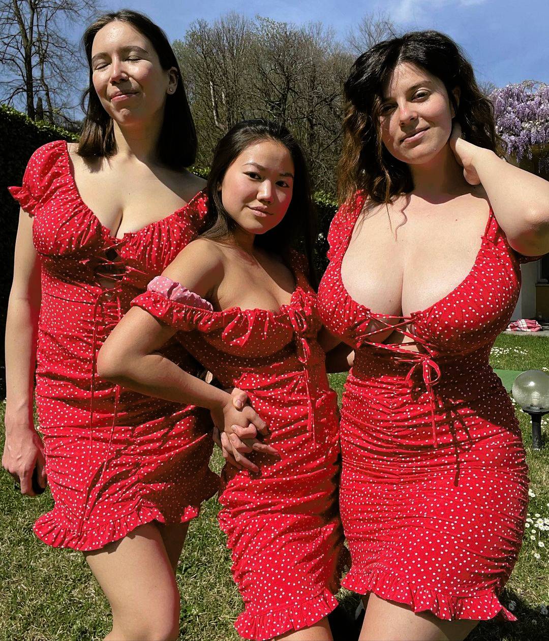 2 Big Girls, One Small | Scrolller