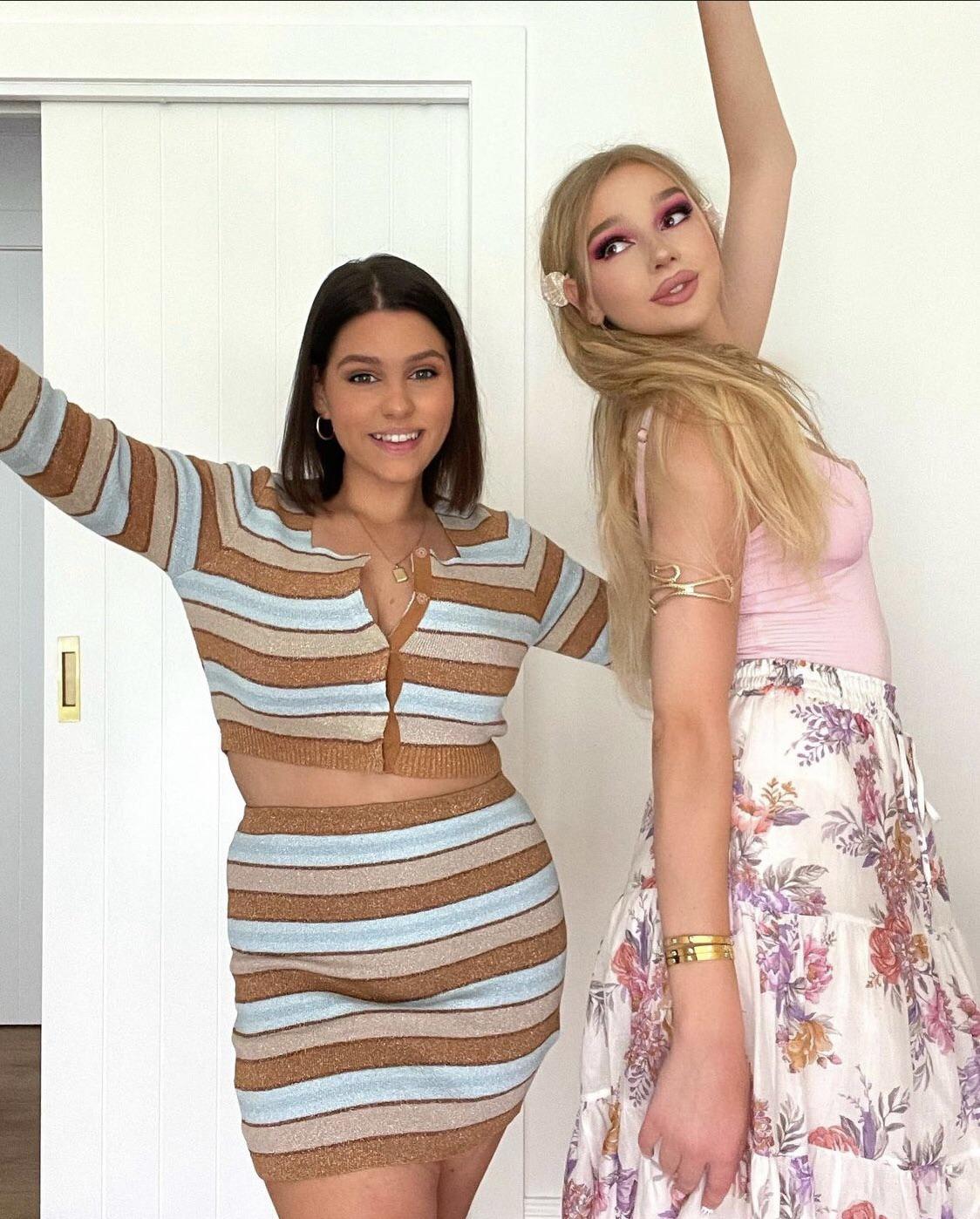 [2] Poses | Scrolller