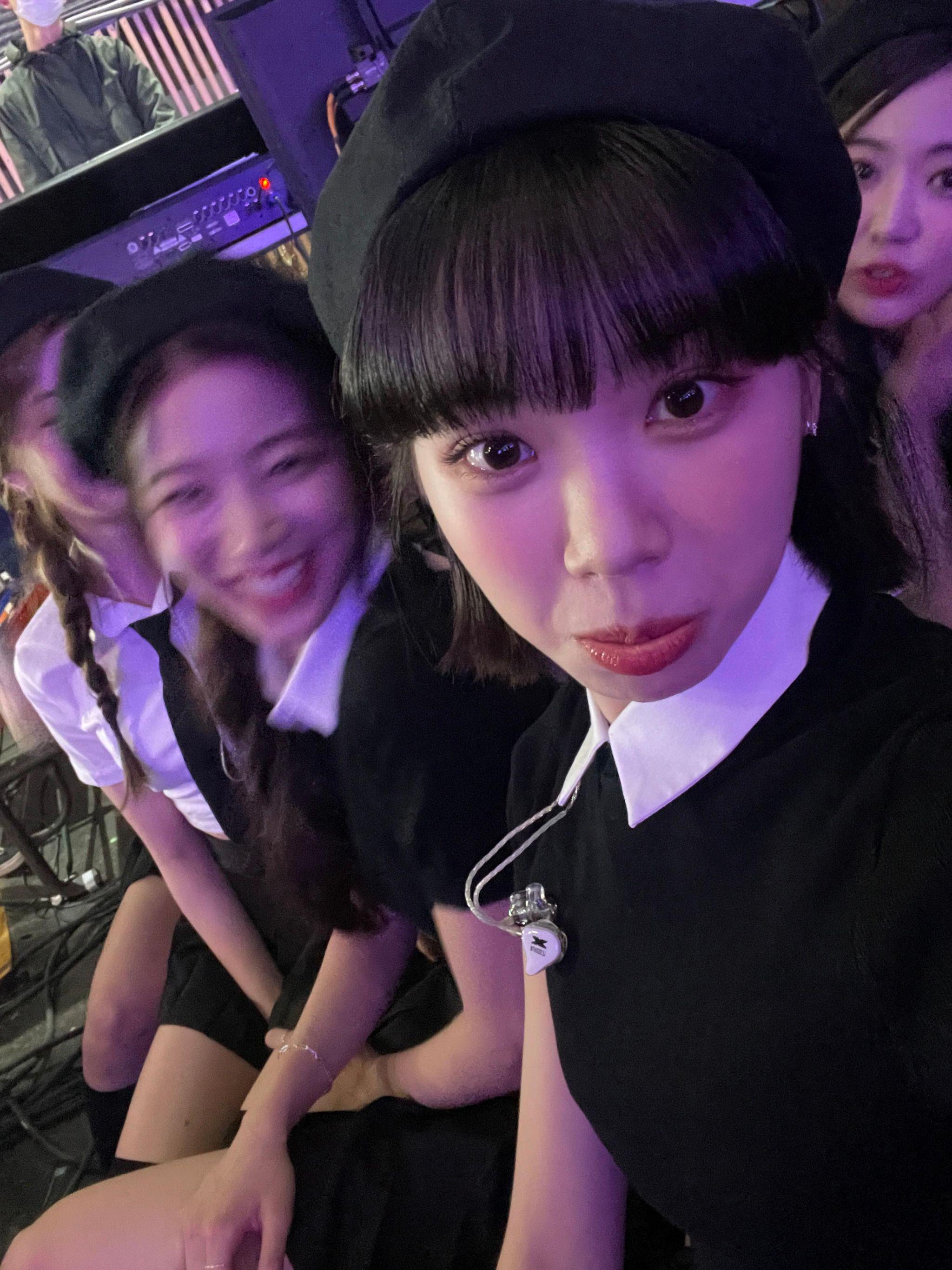 220506 Kim Chaewon Weverse Update | Scrolller