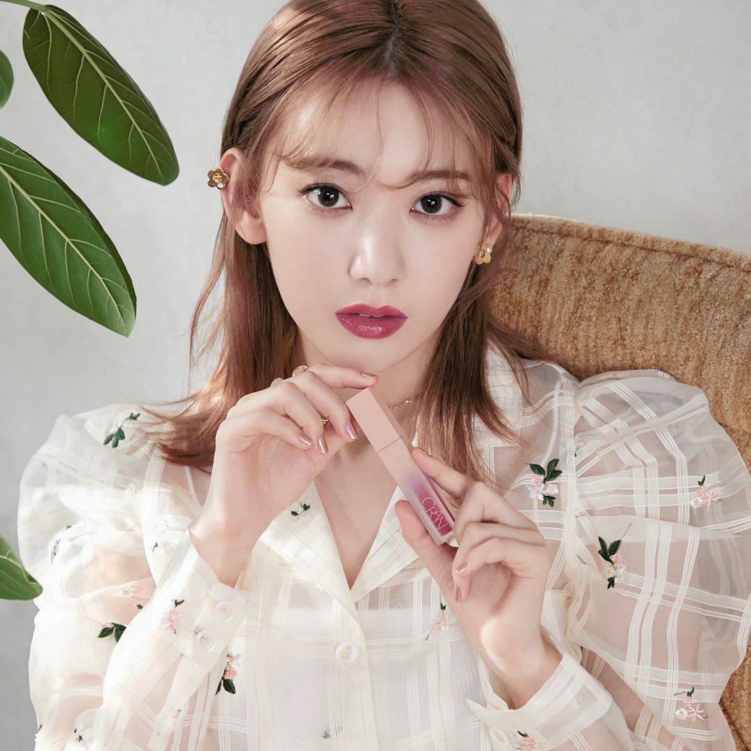 220623 MOLAK Instagram Update | Miyawaki Sakura | Scrolller