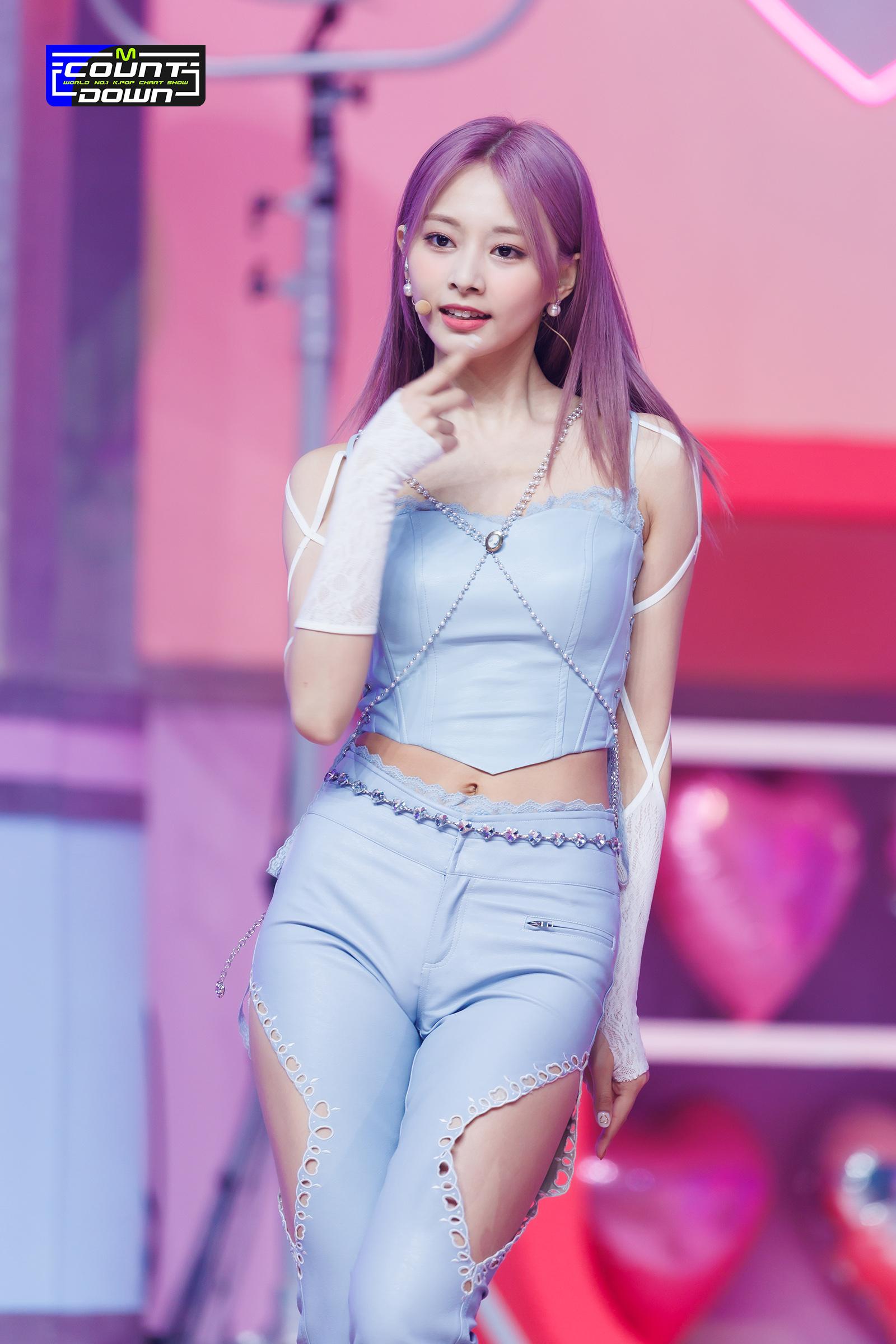 220901 - Tzuyu | Scrolller