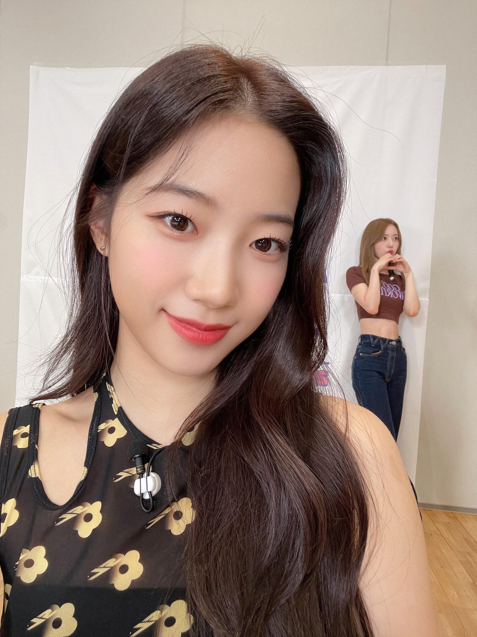 220910 Kazuha Weverse Update | Scrolller