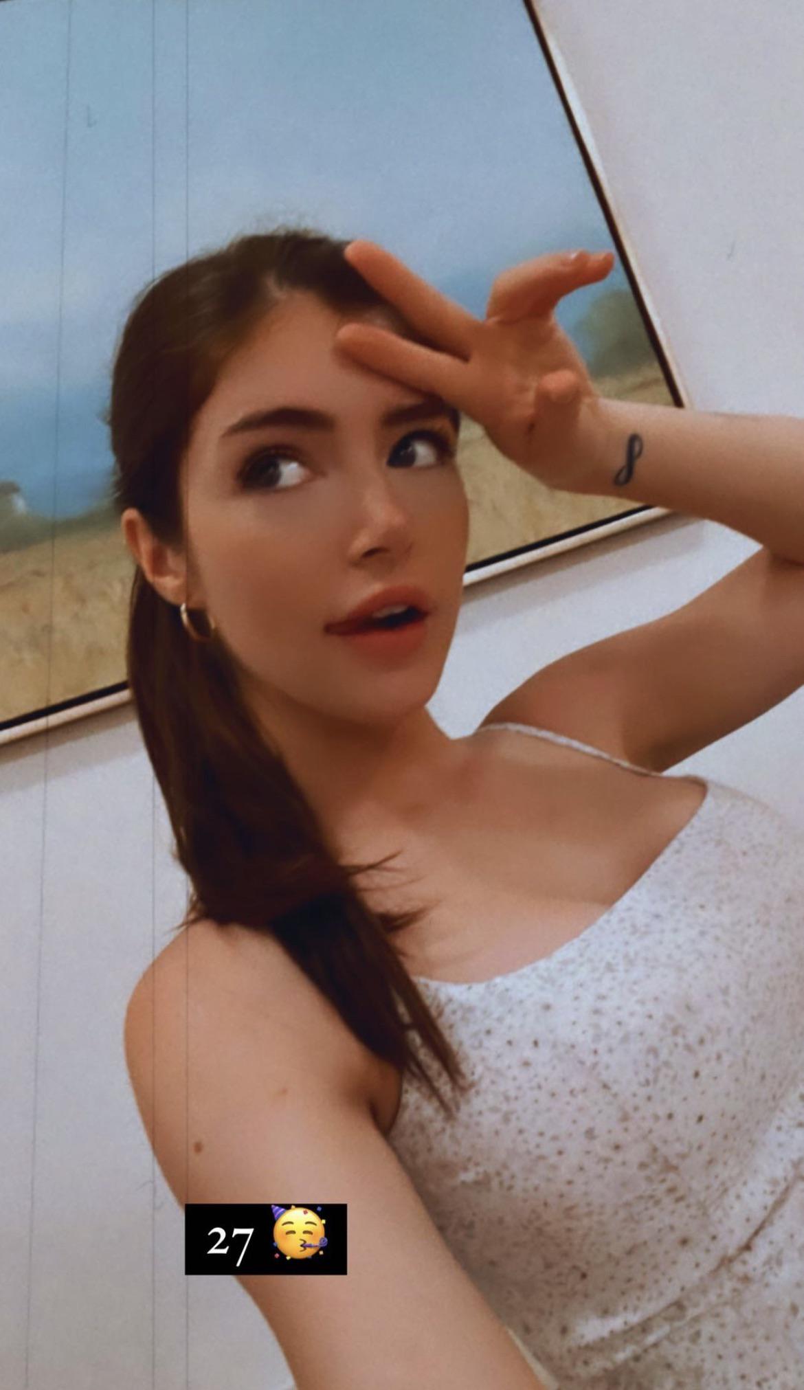 27 🥳🎂 | Scrolller