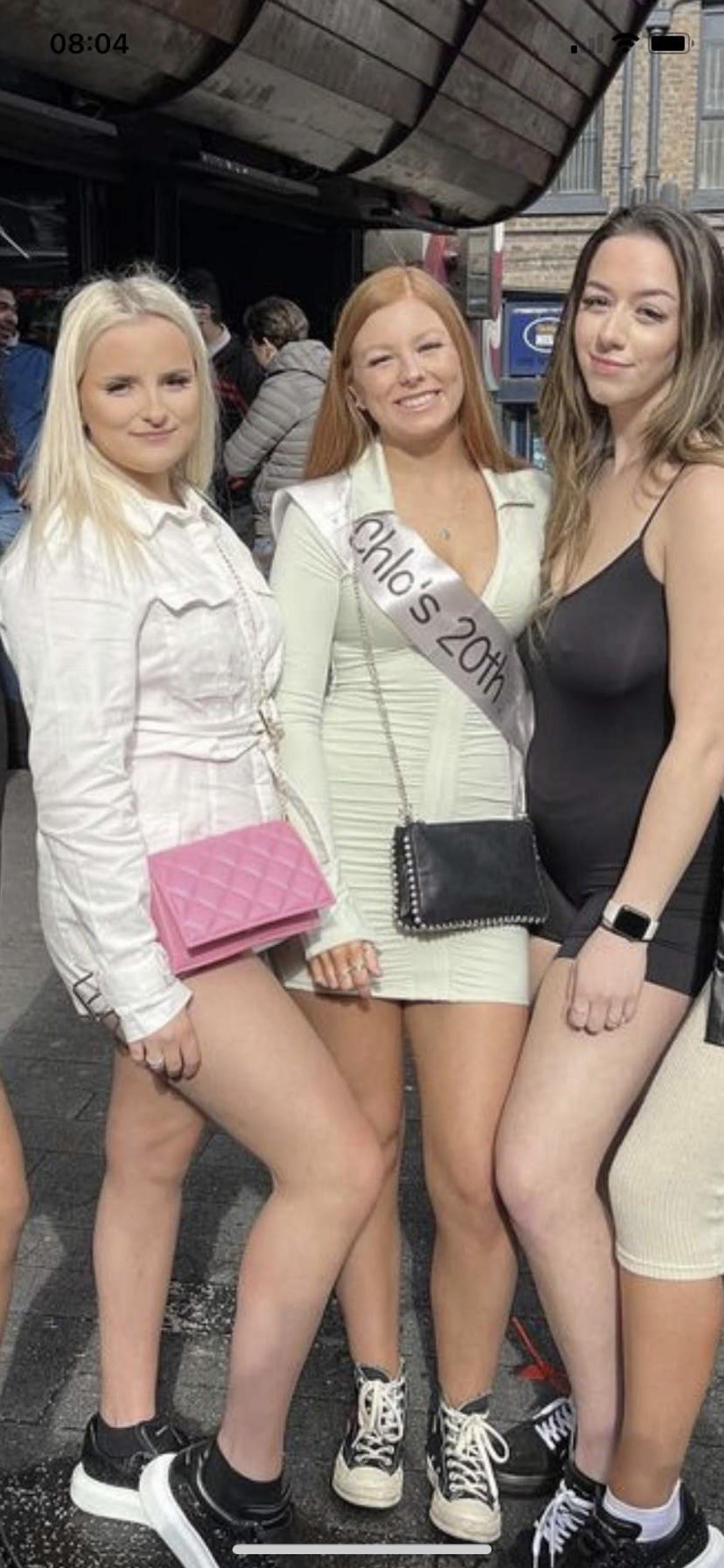 [3] Which one? Zooming may help you decide 😉 | Scrolller