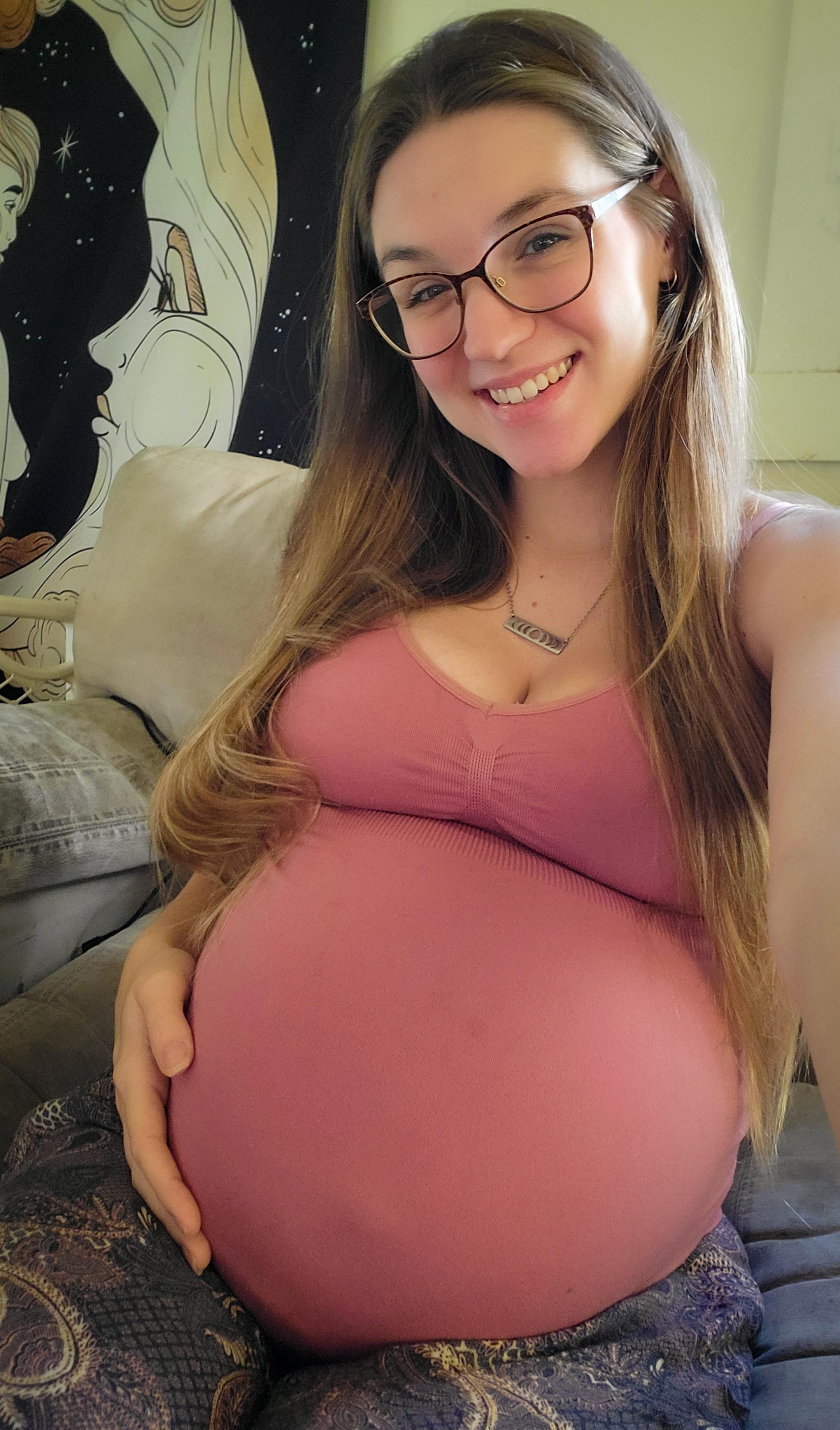 36 weeks 😁 | Scrolller