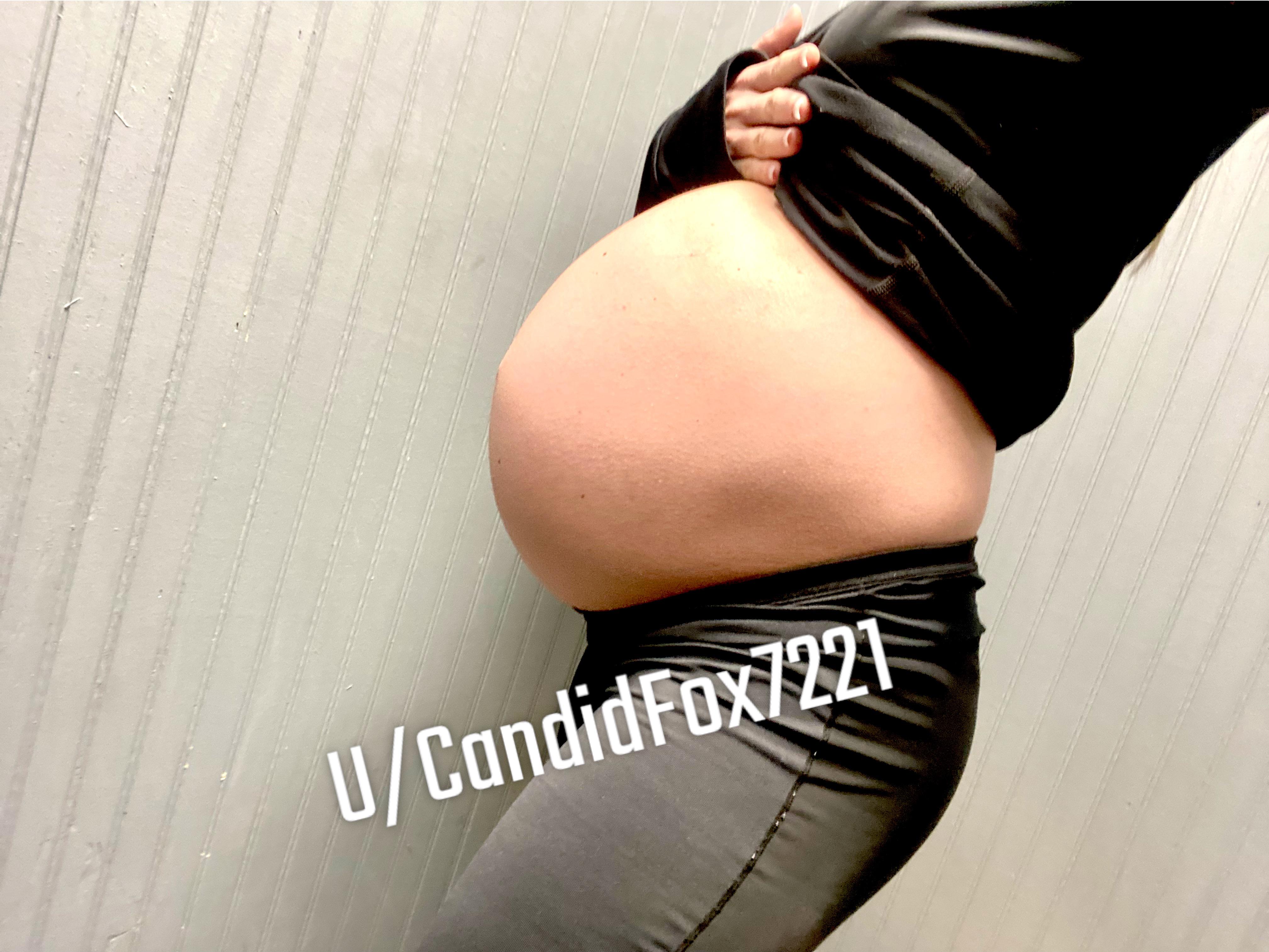 38 weeks and going strong! 🥵💙 | Scrolller