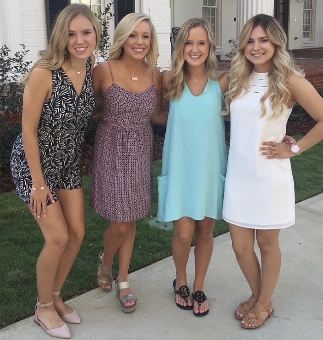 [4] Blondes | Scrolller