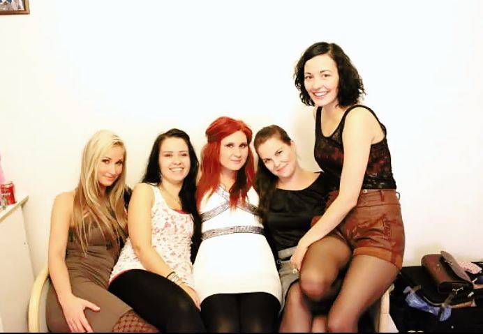 5 friends | Scrolller