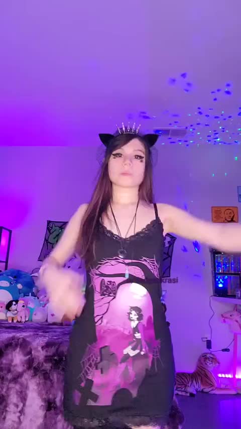 5ft 100lbs And Nerdy Scrolller