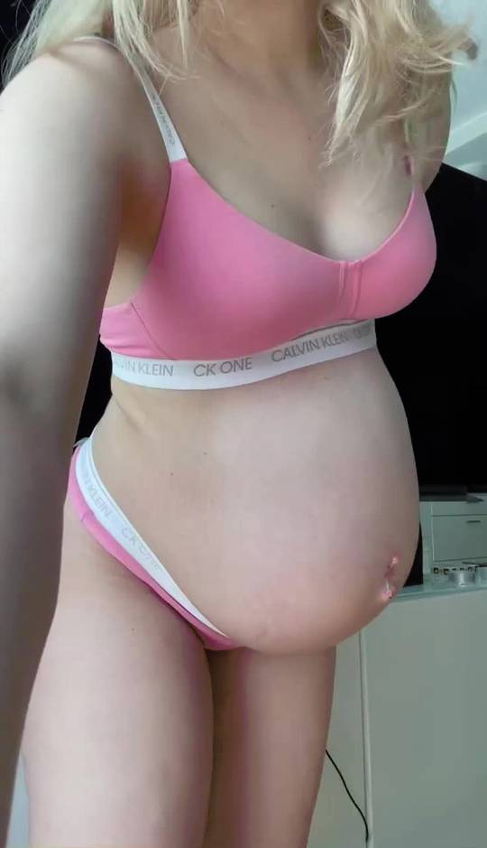 $6 onlyfans and grab all the preggo content you'll ever need! | Scrolller