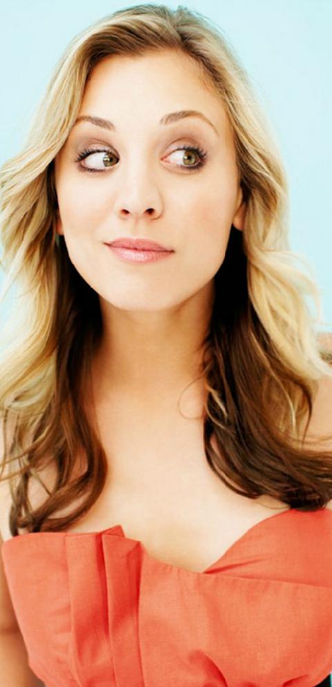 A flirty side glance. | Scrolller