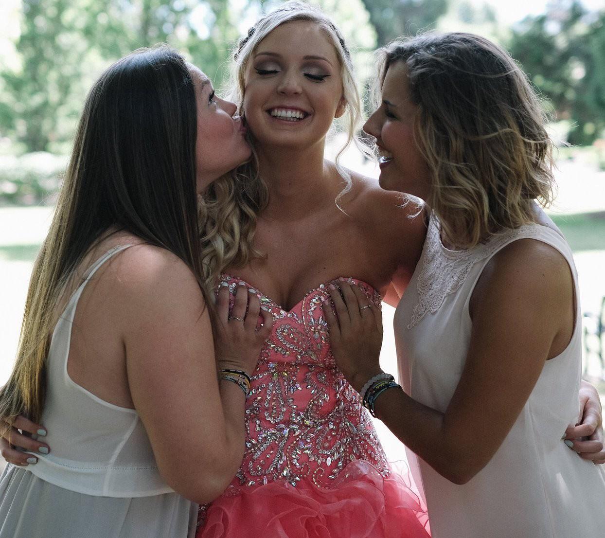 A handful each | Scrolller