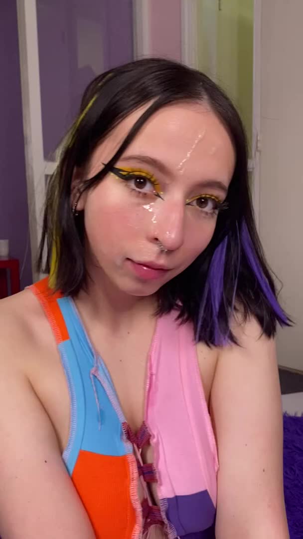 a little bit messy | Scrolller