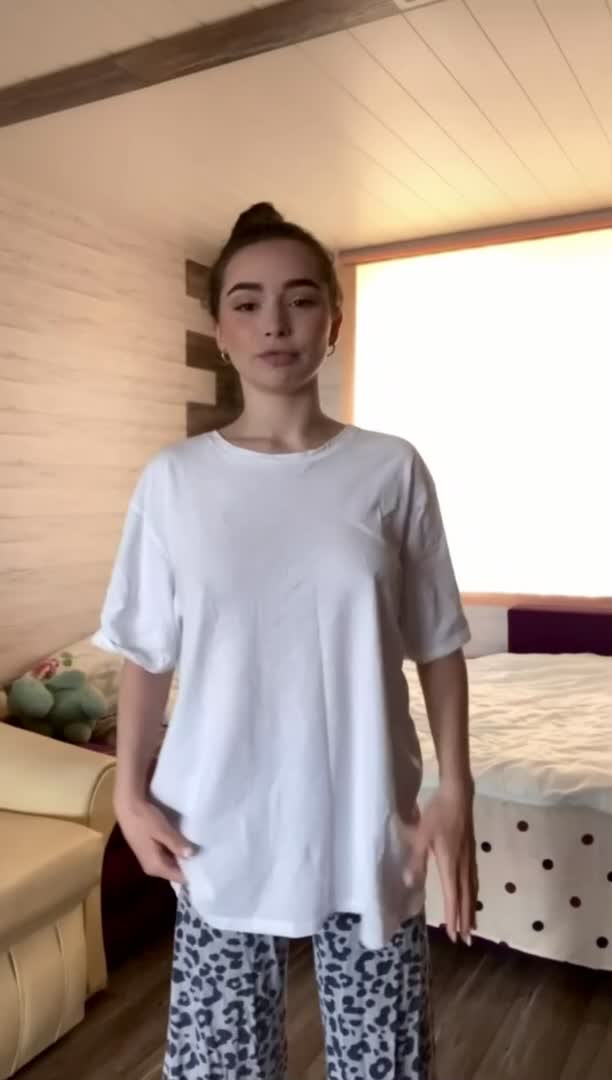 A little magic...Poof...You are horny:) | Scrolller