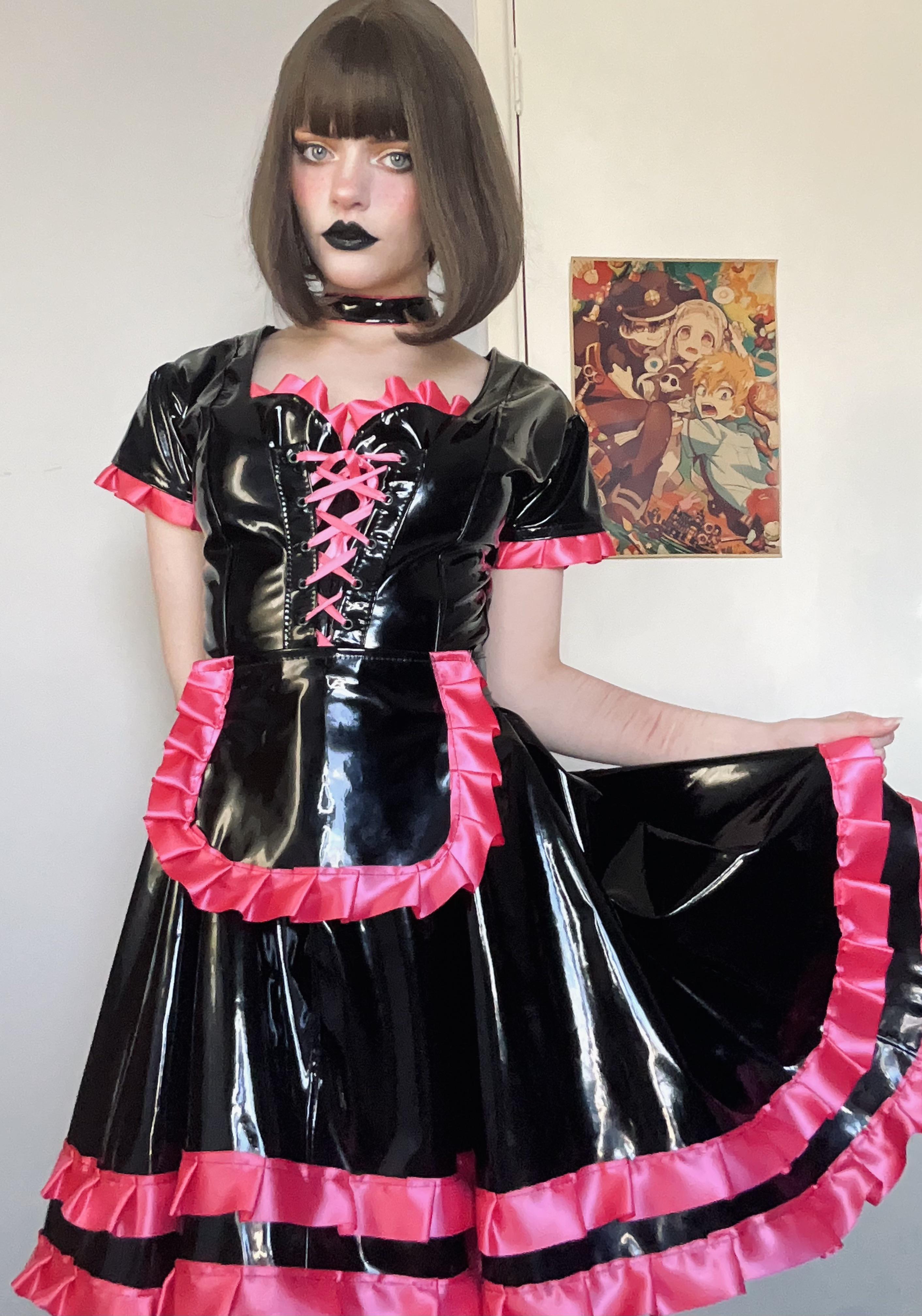 A PVC maid at your service~ or a shiny doll to play with? | Scrolller