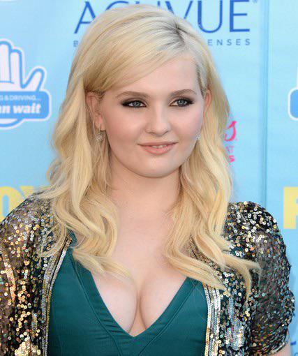 Abigail Breslin | Scrolller