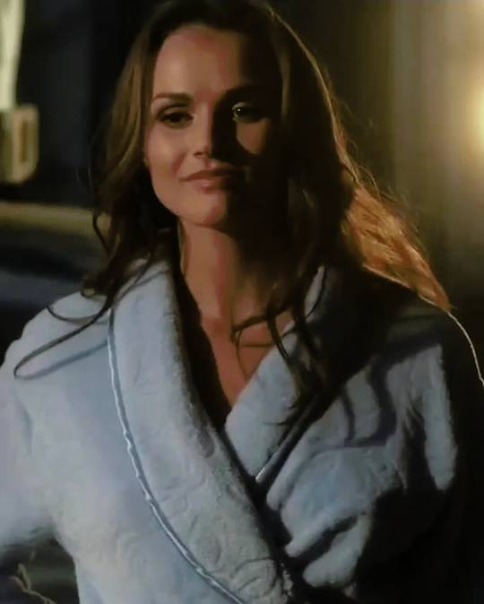 Absolute goddess | Scrolller