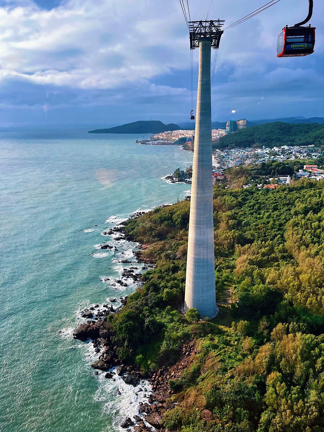 Aerial view from cable car on Phu Quoc island, Vietnam. ⛰ [OC] | Scrolller