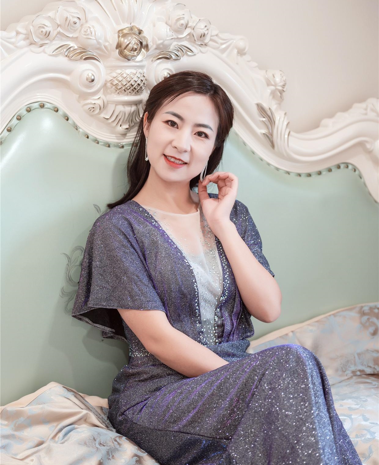 Age 18? [F37] | Scrolller