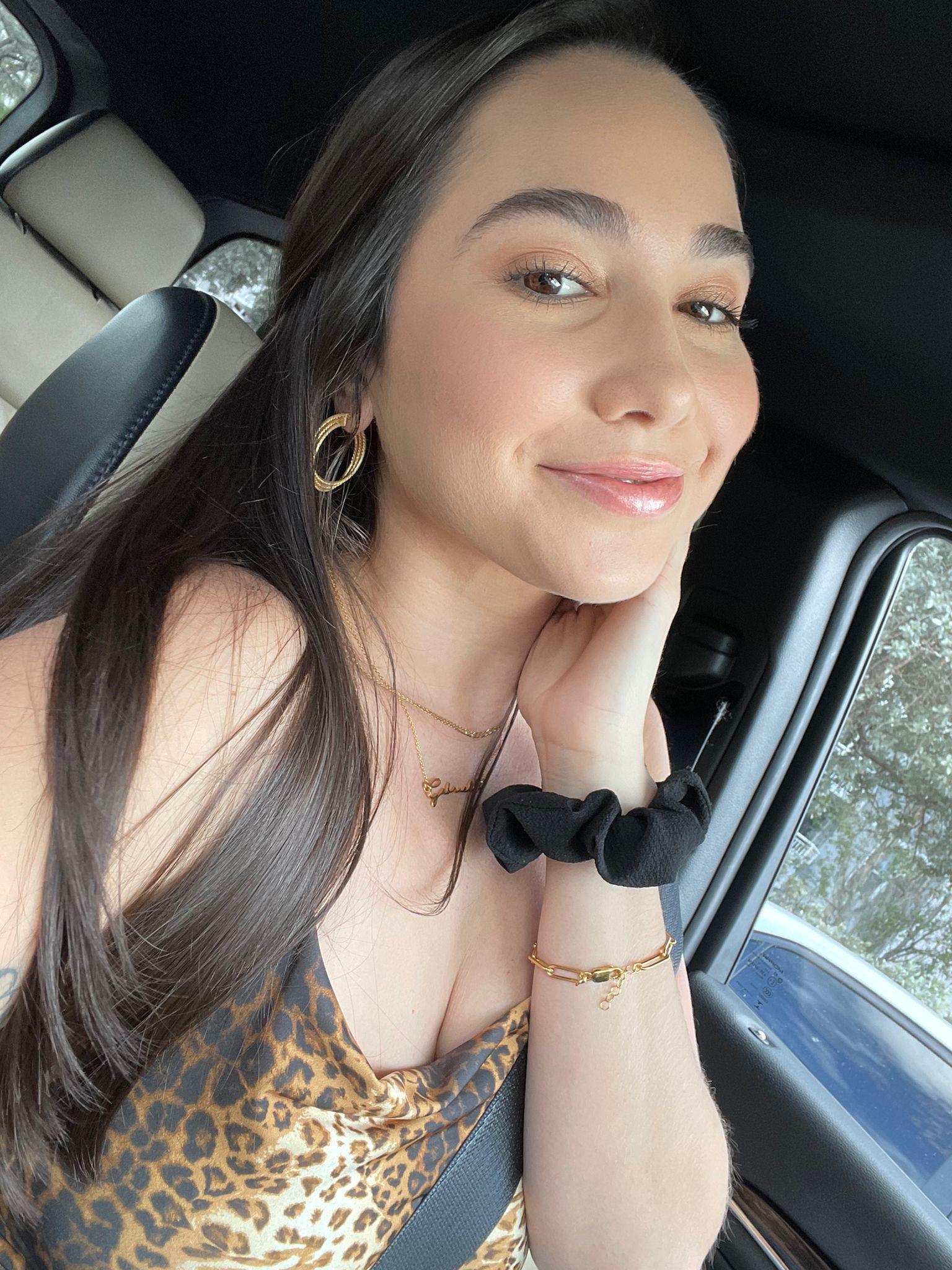 Ahhhhh i’m so happy to announce that my main subreddit is back up & running 😍💛 | Scrolller