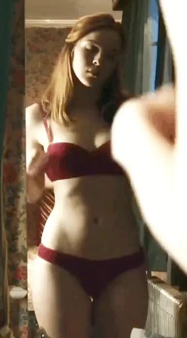 Aisling Knight -'The Sitter' - 2017 | Scrolller