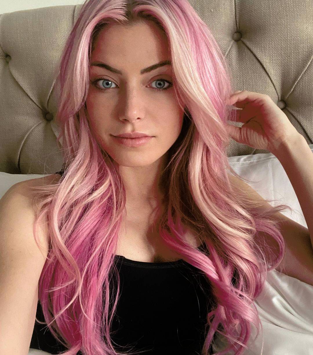 Alex Bliss | Scrolller