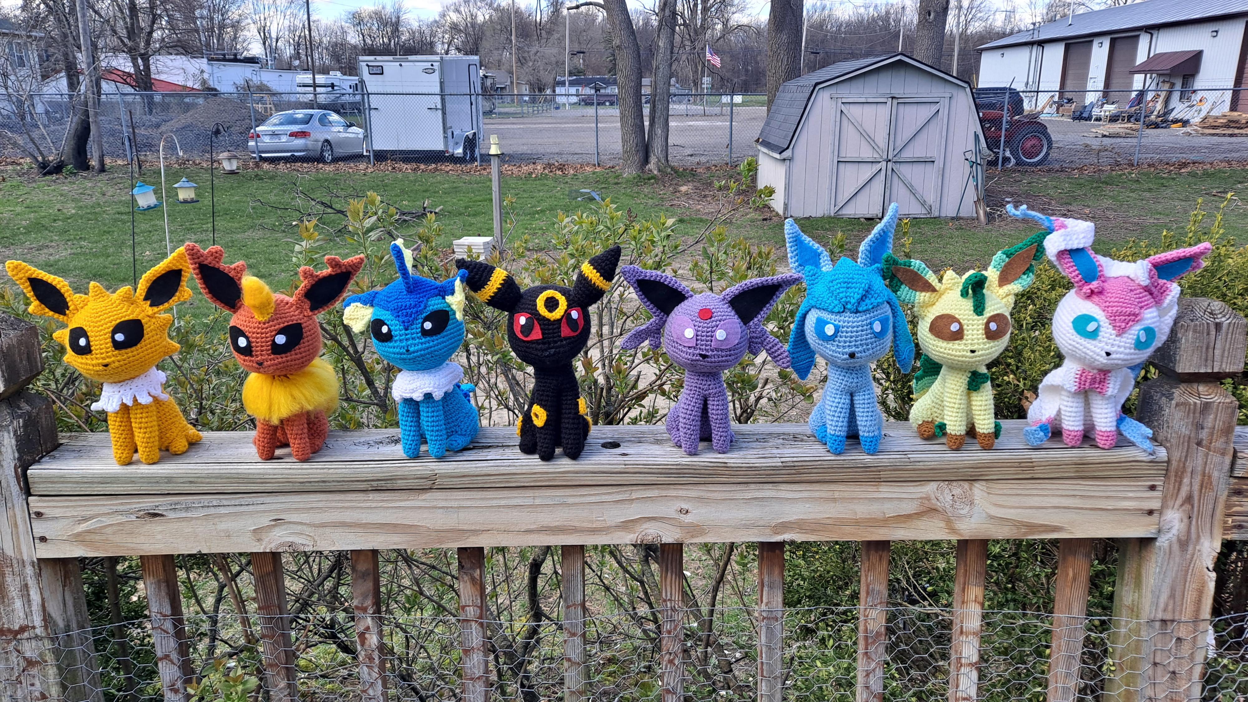 All 8 evolutions of Eevee! Family photo!! | Scrolller