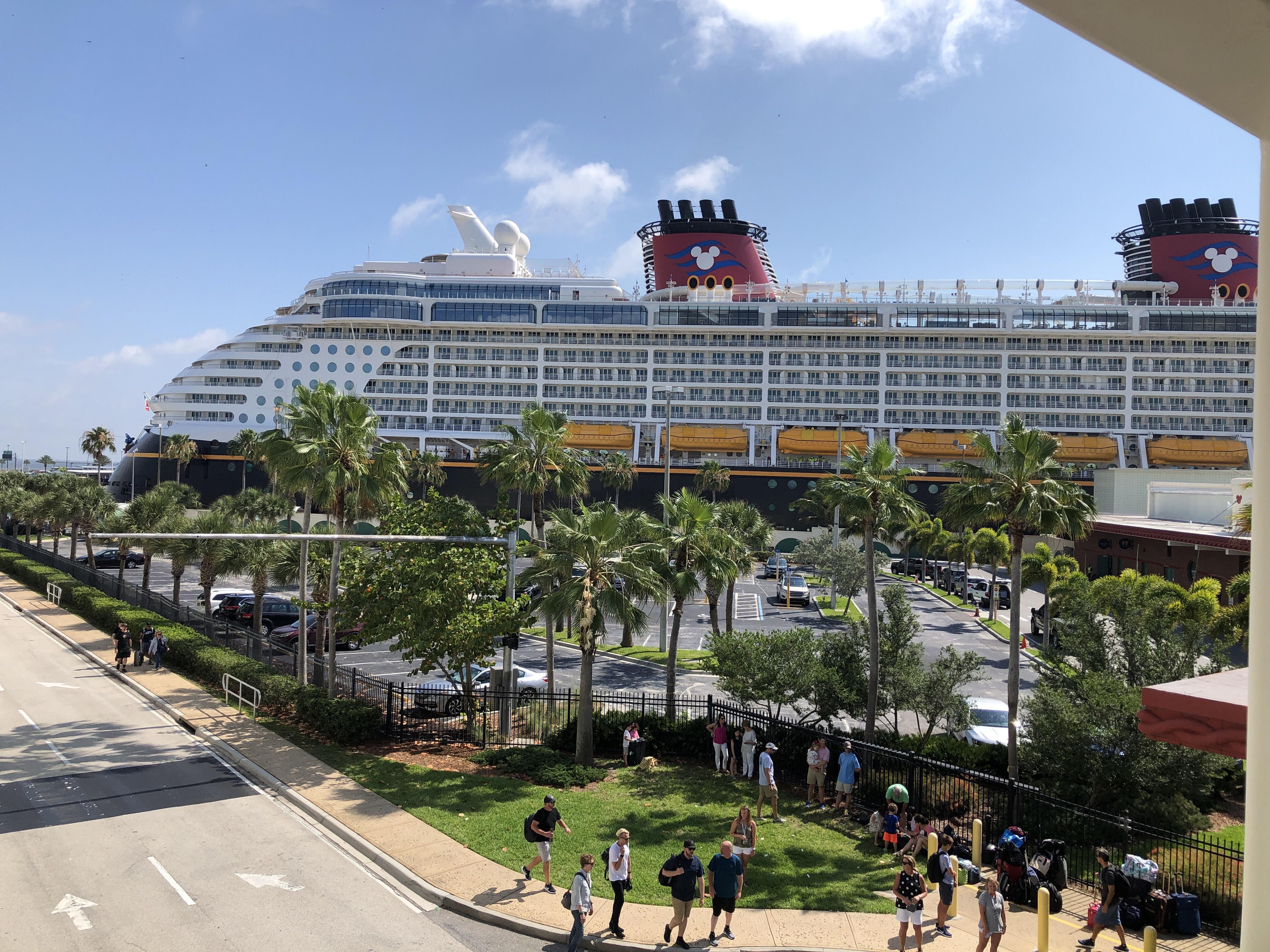 All aboard! | Scrolller