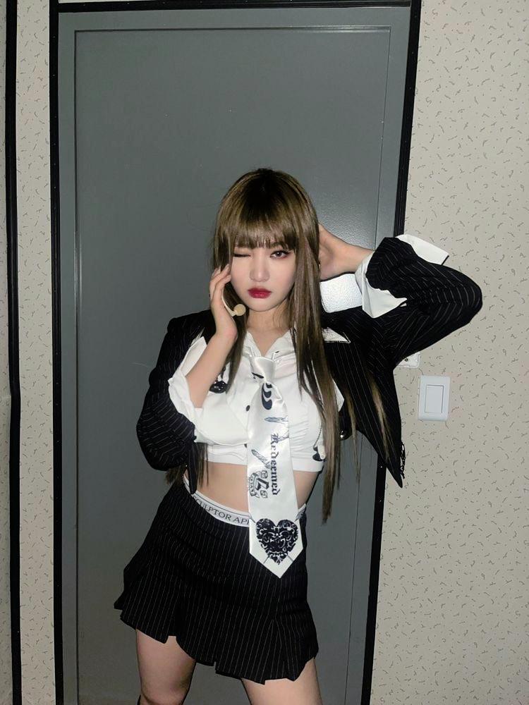 all her holes need to be ruined | Scrolller