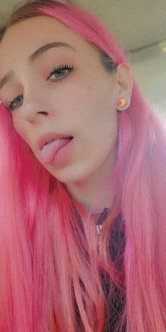 Always Sticking Out My Tongue 👅 Scrolller