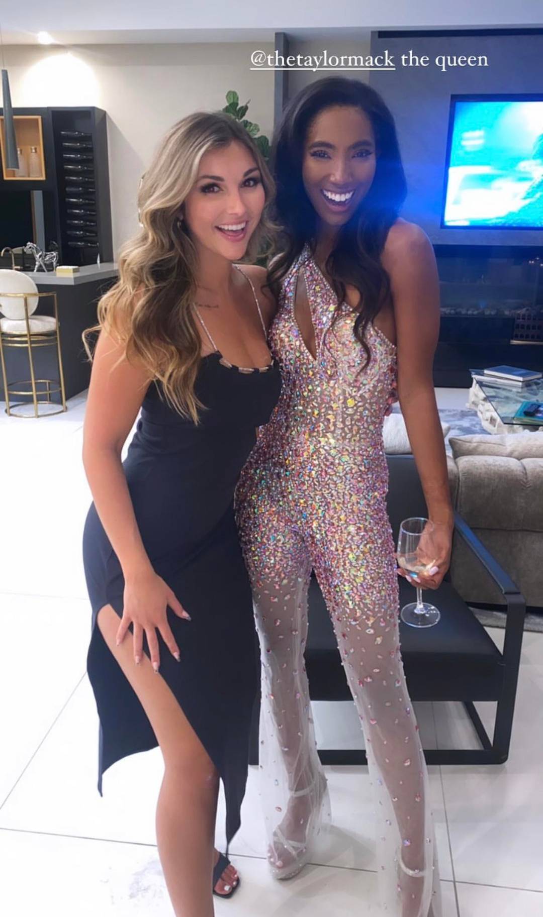 Alyssa and Taylor after the finale | Scrolller