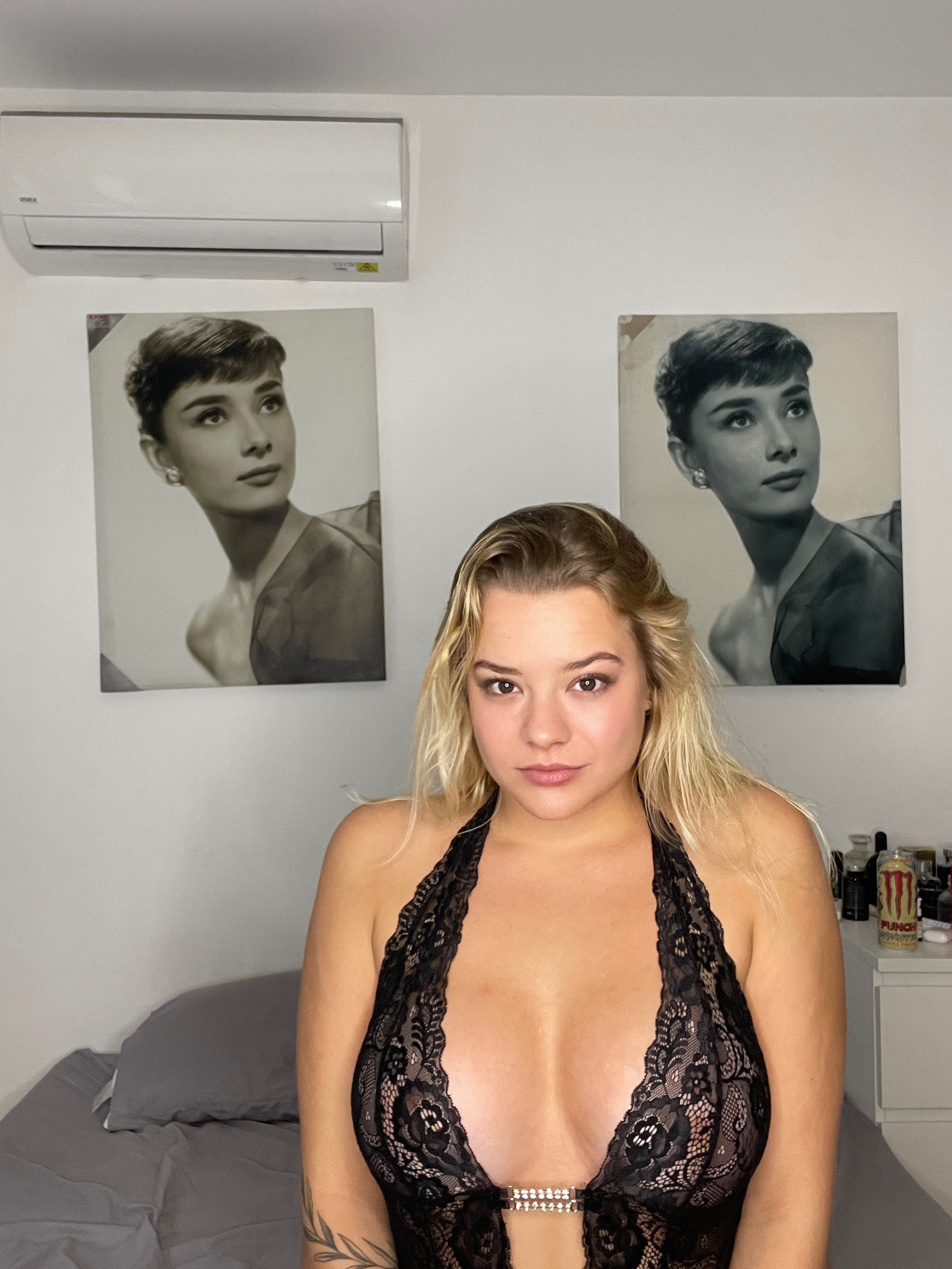 am I girlfriend material ? | Scrolller