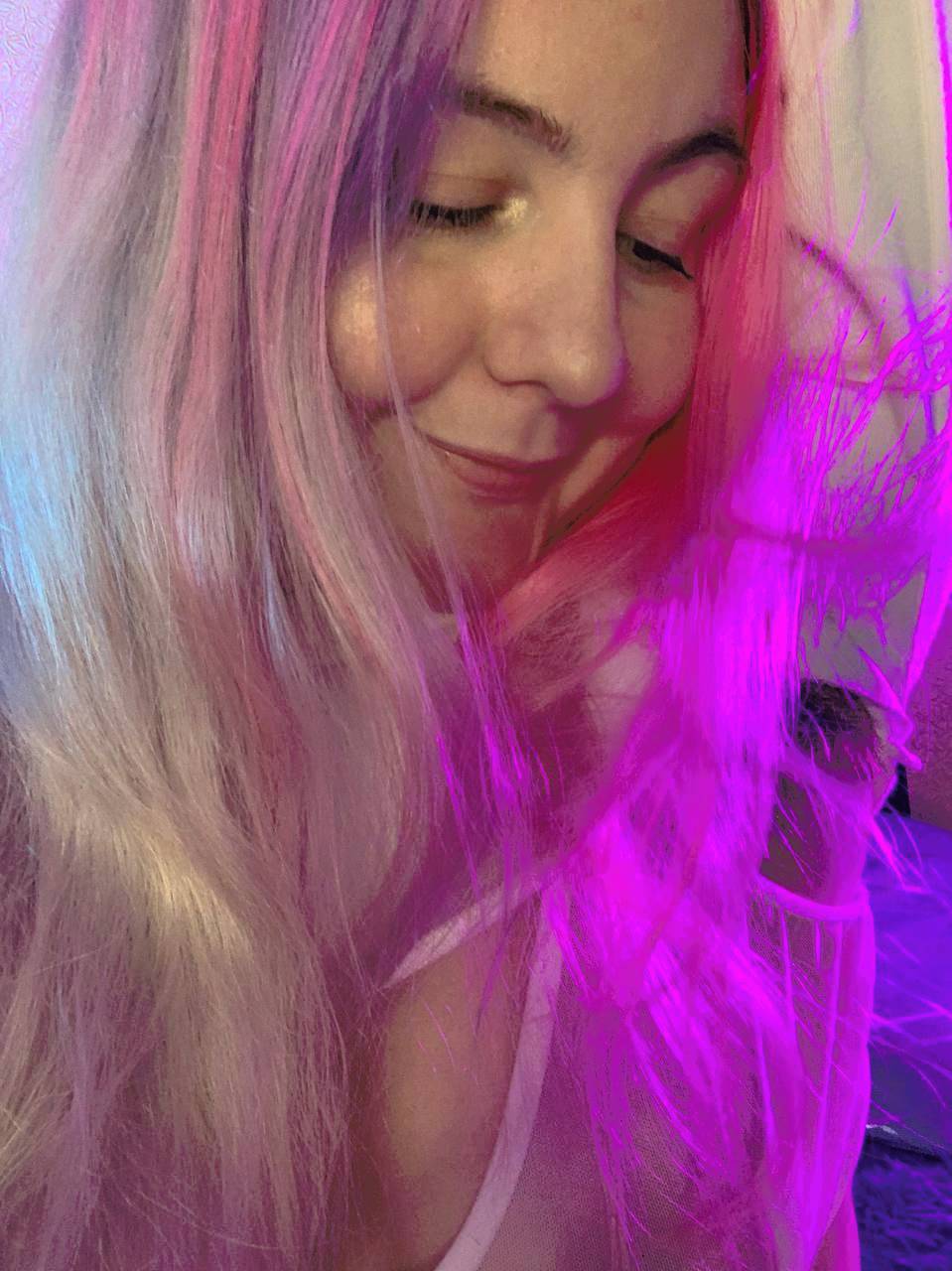 Am I kissable? | Scrolller