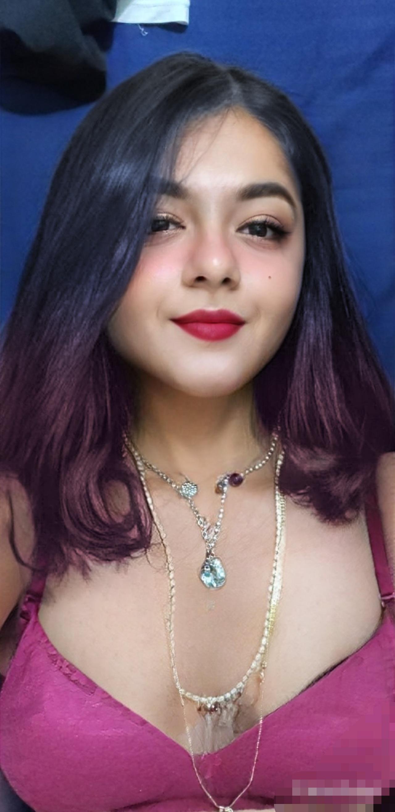 Am I pretty? | Scrolller