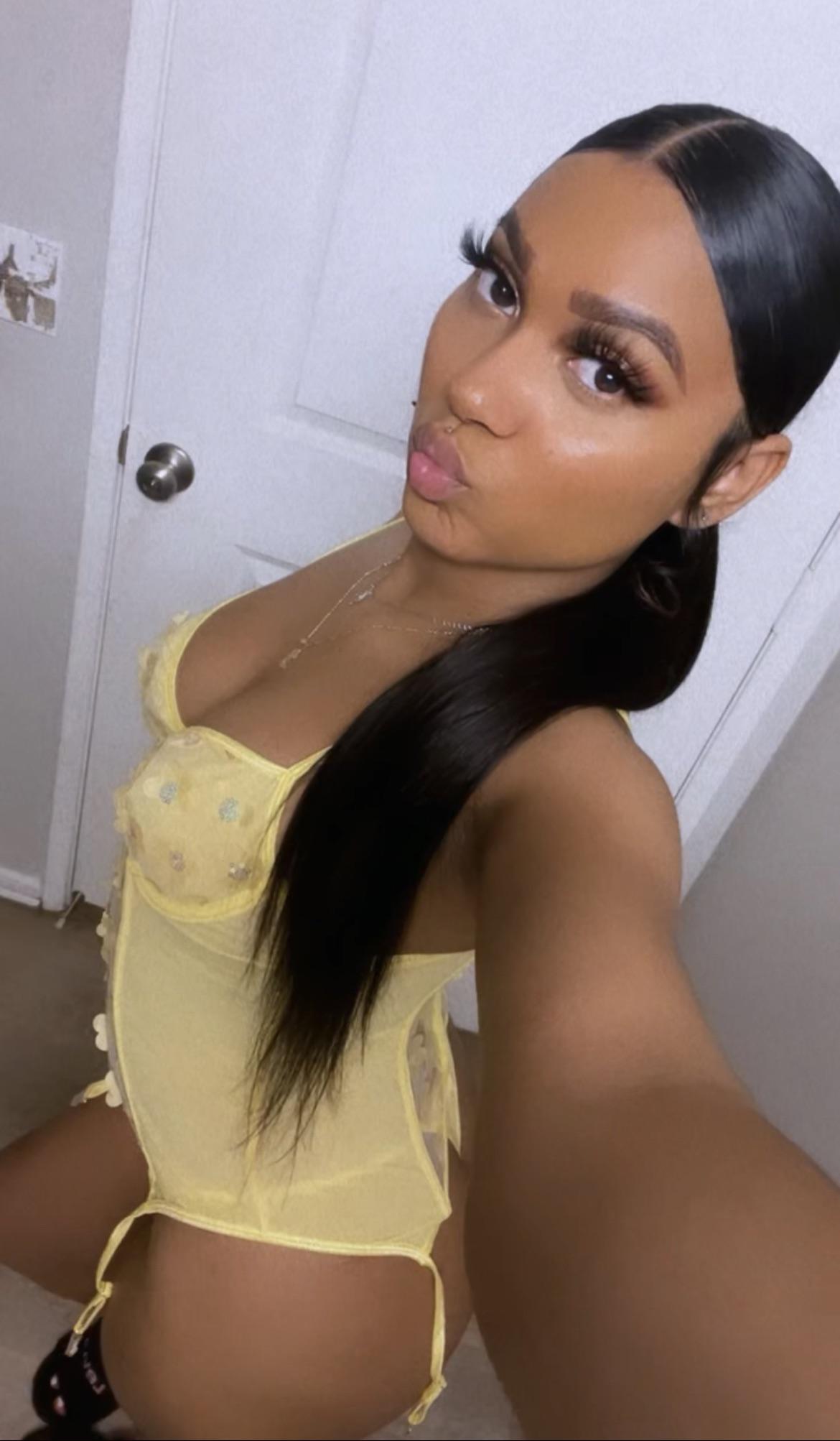 Am I Sexy Enough For You Daddy? 💛 Onlyfans Link in Bio! | Scrolller