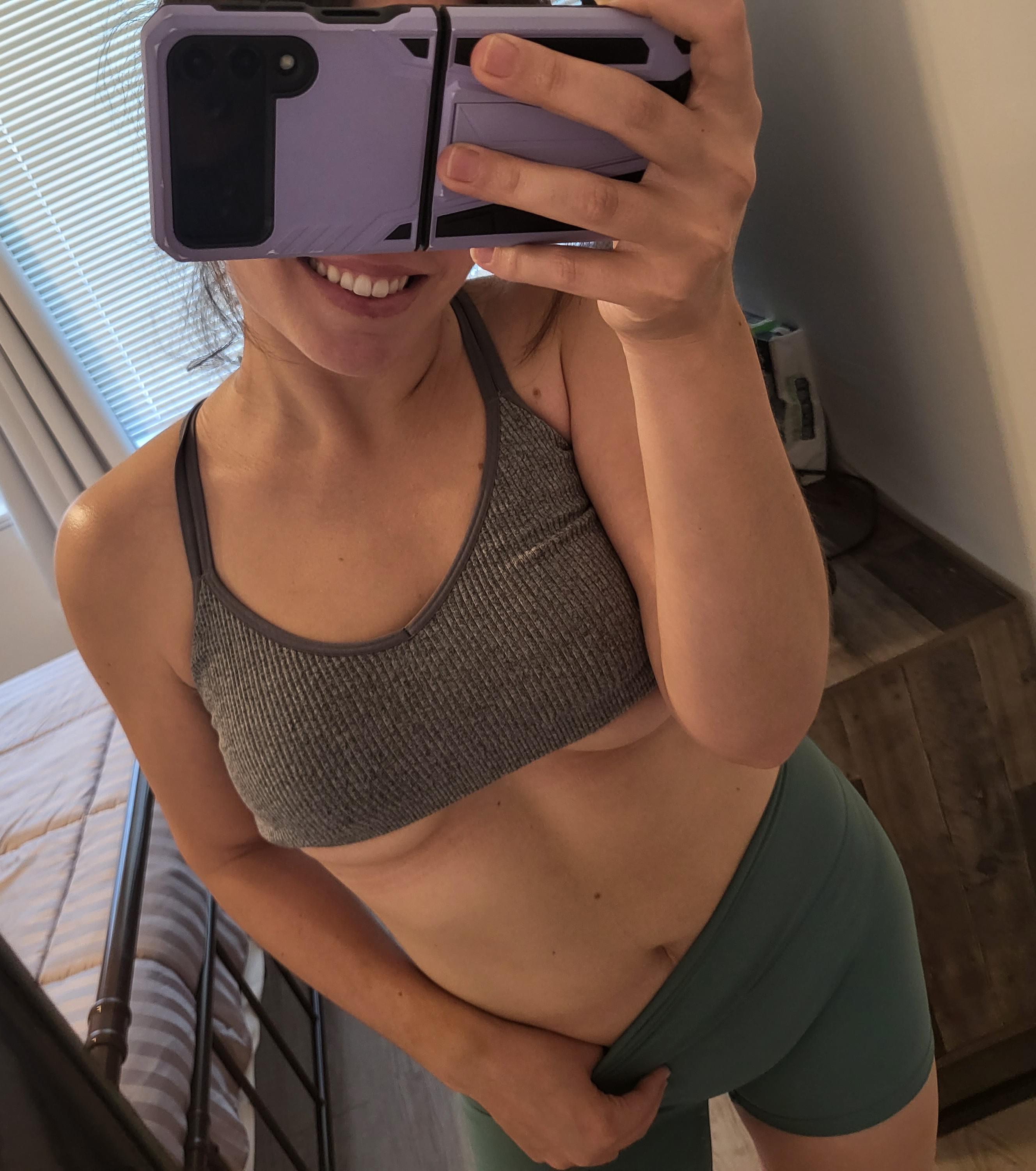 Am I wearing this sports bra correctly? | Scrolller
