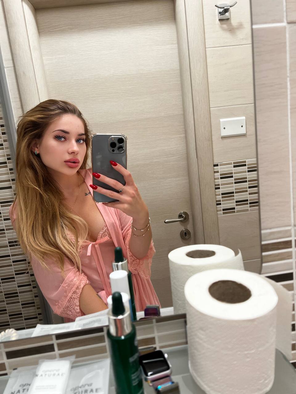 Am i your type 💋 | Scrolller