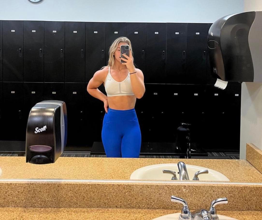 Amazing upper body | Scrolller