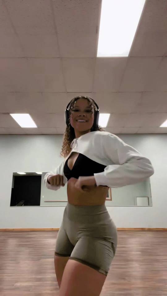 Ana's fat ass in HD 60FPS again | Scrolller