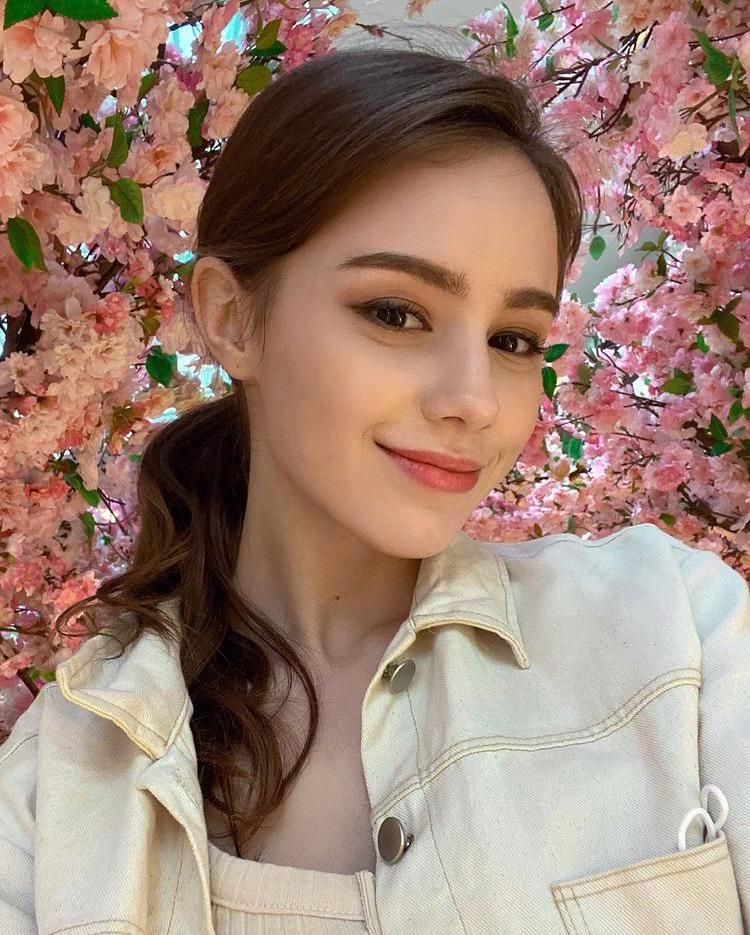 Angelina Romashka | Scrolller