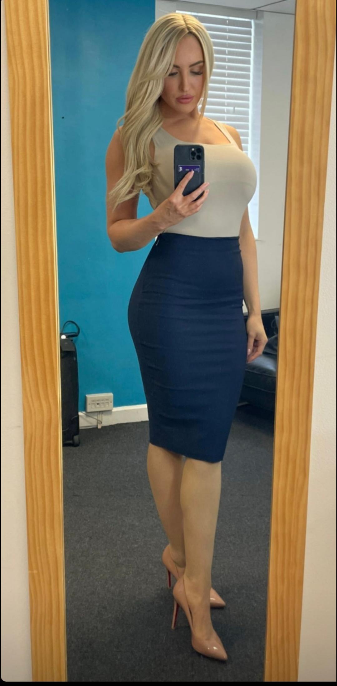 Another Day, Another Selfie 😍 | Scrolller