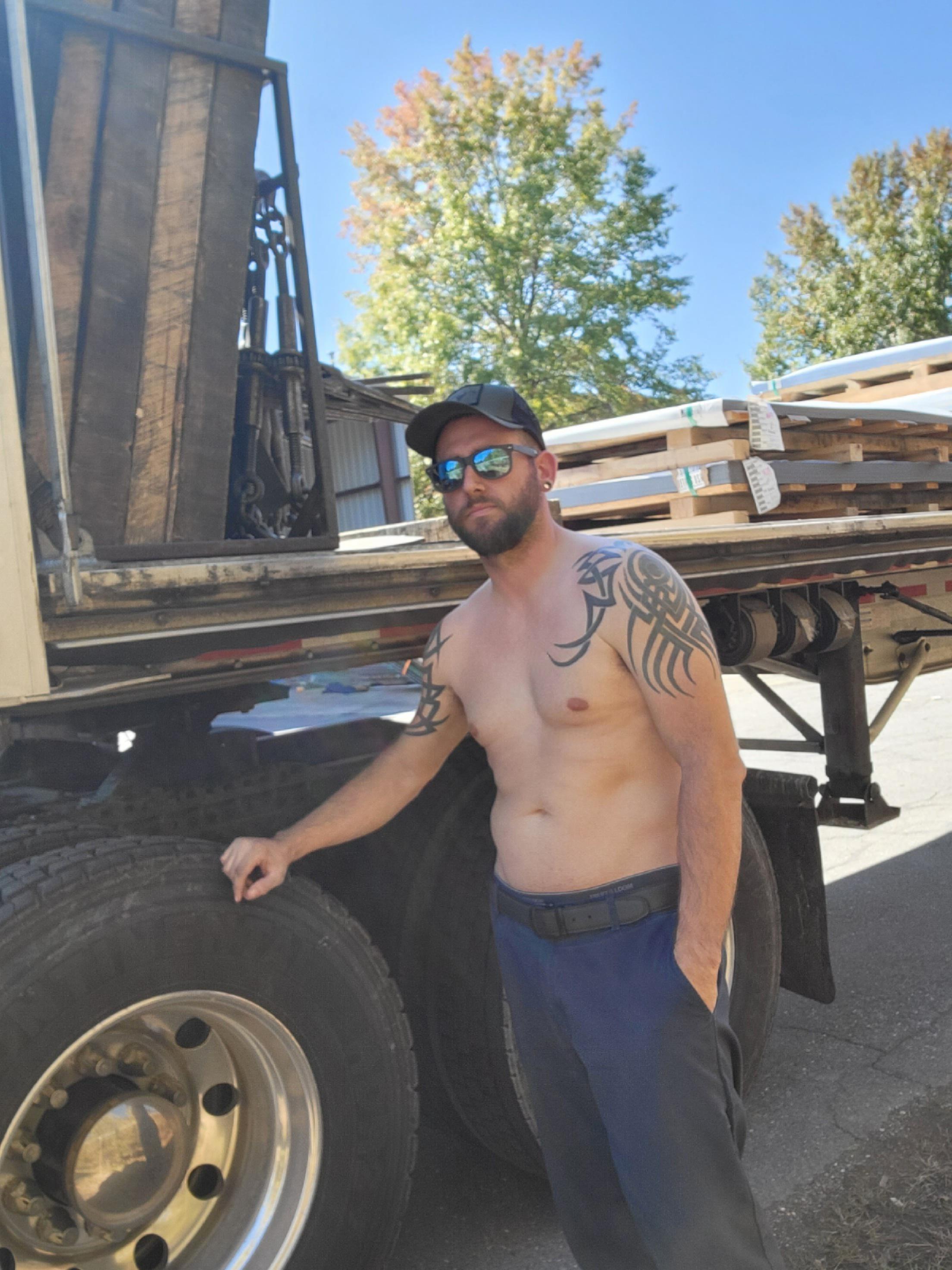 Anyone Support Shirtless Truckers Scrolller